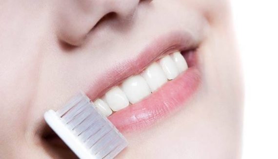 How to Get Dead Skin Off My Lips | Polish and Pearls